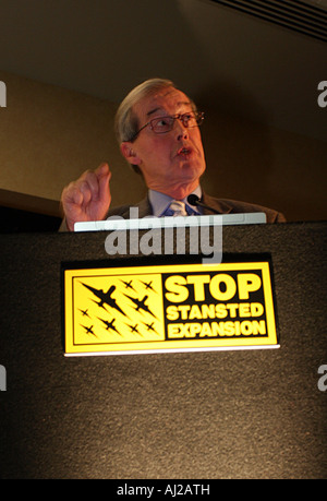 Sir Alan Haselhurst MP speaking at the 2007 Stop Stansted Expansion SSE ...
