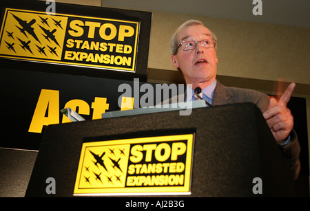 Sir Alan Haselhurst MP speaking at the 2007 Stop Stansted Expansion SSE ...