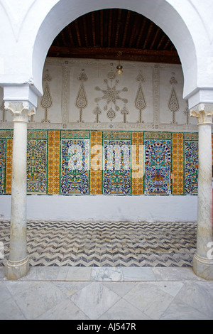 Barber's Mosque (Mosque Sidi Sahbi), Kairouan, Tunisia Stock Photo - Alamy