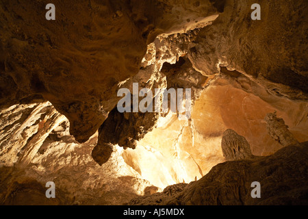 Stalagmites and stalagtites in Chifley Cave at Jenolan Caves in Blue ...