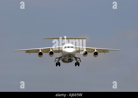 BAe 146 WHISPER JET ON FINALS Stock Photo - Alamy