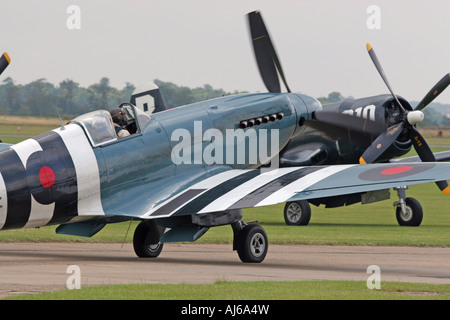 Spitfire contra rotating propeller Stock Photo - Alamy