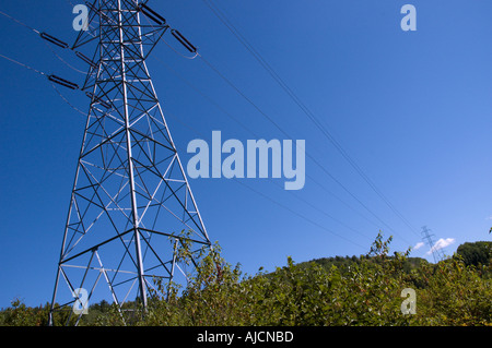 Electric pwer transmission line and towers Quebec north Stock Photo - Alamy