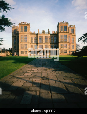 The Great Hall or Entrance Hall at Hardwick Hall, Derbyshire. This view ...