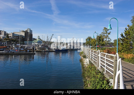 Harbourside walkway boardwalk around Cameron Island Nanaimo Vancouver ...