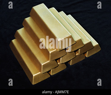 Gold bars pyramid Stock Photo - Alamy