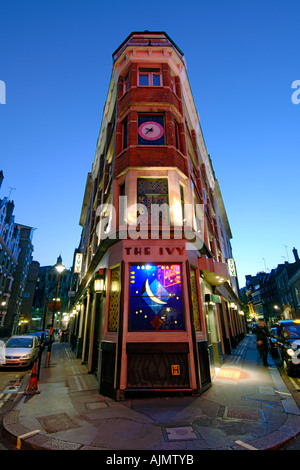 Exterior of the Ivy restaurant in Covent Garden in London Stock Photo ...