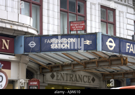 Farringdon Underground Tube Station sign London EC1 Stock Photo ...