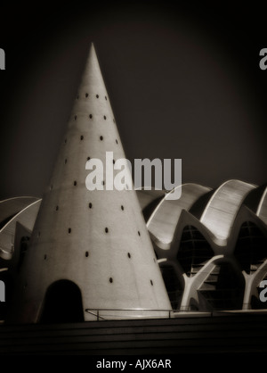 Conoid structure keeping the access to the basement, made in "trencadis ...