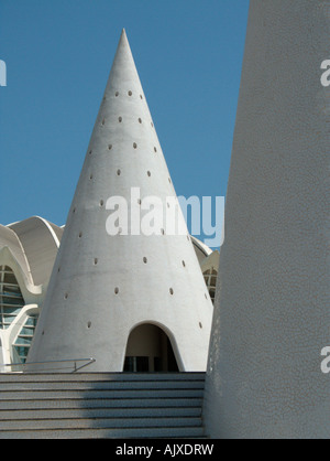 Conoid structure keeping the access to the basement, made in "trencadis ...