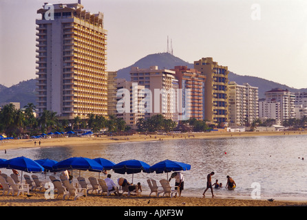 Playa Condesa, early morning in Acapulco, Mexico Stock Photo - Alamy