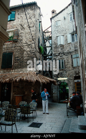 Pavement Cafe / Split / Strassencafe Stock Photo - Alamy