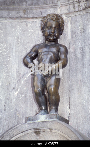 Manneken Pis Statue in Brussels, Belgium Stock Photo - Alamy