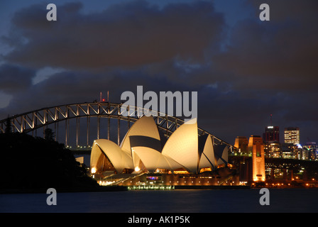 Design and innovation, the Sydney Opera House, Monumental Steps, Sails ...