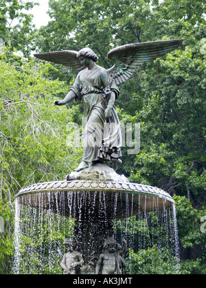 Angel of the Waters statue, Bethesda Fountain, Central Park, Manhattan ...
