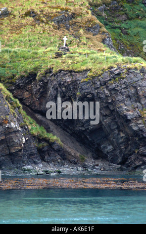 The Memorial Cross to Sir Ernest Shackleton at Hope Point, South ...