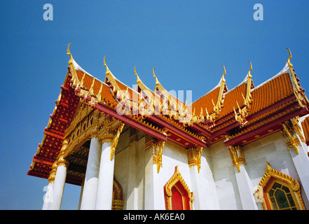 Bangkok Thailand - The layered roof of Wat Benchamabophit in Bangkok ...