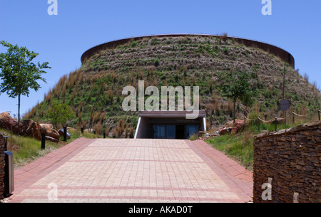 maropeng archaeology museum Stock Photo - Alamy