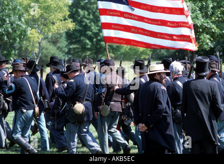 Union Soldiers carrying the flag in a civil war re-creation Stock Photo ...