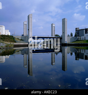 Trafford Road Bridge, over the Manchester Ship Canal, World Trade ...