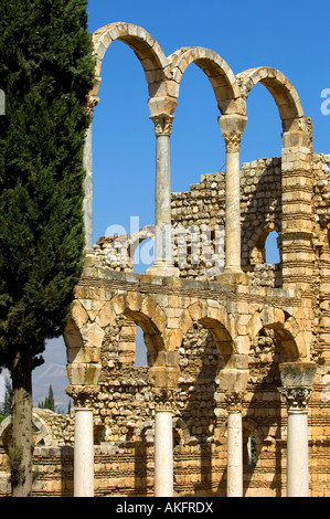 Arches and pillars in Anjar Castle Stock Photo - Alamy