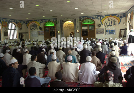 Imam leads prayers and devotion at Luton Mosque Bedfordshire UK Stock ...