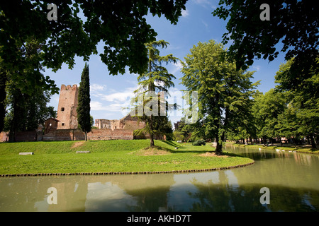 Historic castle and public garden, Noale, Veneto, Italy Stock Photo - Alamy