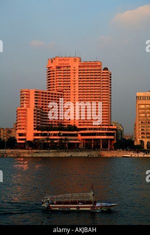 Nile River, Cairo, Egypt. The Sheraton Hotel Stock Photo - Alamy