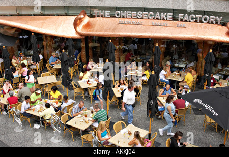 The Cheesecake Factory, Michigan Avenue, 'Magnificent Mile', Chicago ...