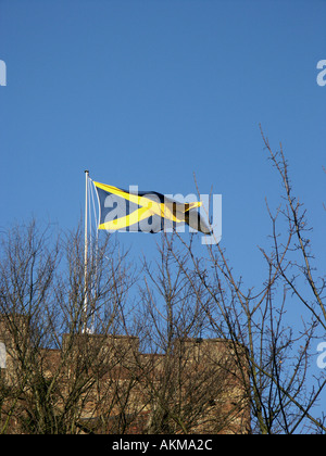 Tamworth Castle flying ancient flag of Mercia Stock Photo - Alamy