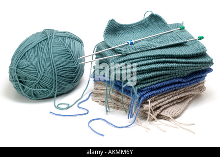 Knitting wool and knitting needles Stock Photo - Alamy