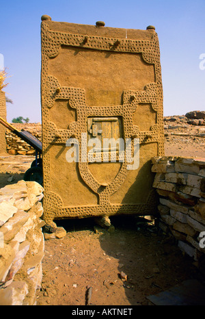 Dogon family granary Stock Photo - Alamy