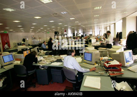 inside the Daily Mirror newspaper editorial offices Stock Photo ...
