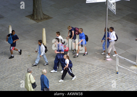 Primary school children on an outing using clip boards Stock Photo - Alamy