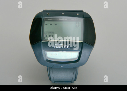 Uwatec Aladin Air Z diving computer Stock Photo - Alamy