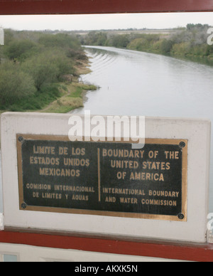 border United States Mexico bilingual sign crossing Reynosa progreso ...