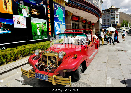 Wedding limousine, Lhasa, Tibet Stock Photo - Alamy