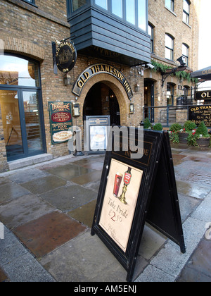 Old Thameside Inn, London Stock Photo - Alamy