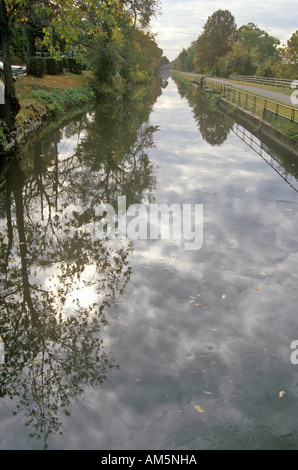 Delaware and Raritan Canal on Scenic Route 29, NJ Stock Photo - Alamy