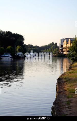 Reading, pleasure cruiser, Caversham bridge, Berkshire, England, in the ...