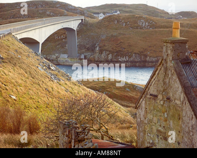 Scalpay Bridge, linking Harris to the island of Scalpay, Outer Hebrides ...