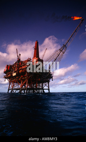 Murchison platform, production rig in the North Sea showing drilling ...