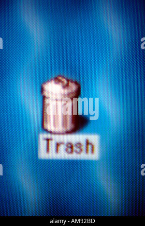 Trash Icon on Desktop Computer Stock Photo - Alamy