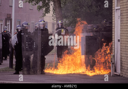 Metropolitan Police Officers undergoing Public Order Training, Hounslow ...