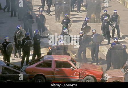 Metropolitan Police Officers undergoing Public Order Training, Hounslow ...