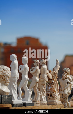 roman gift statues and souvenirs in pantheon square rome Stock Photo ...