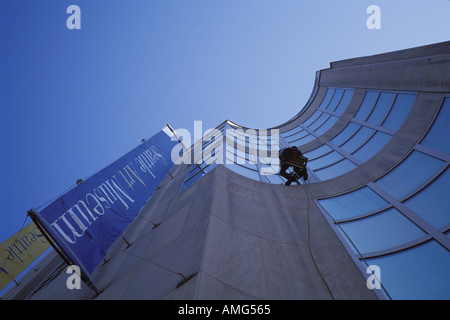 Window Washer suspended on bosun chair cleans windows At Seattle Art ...