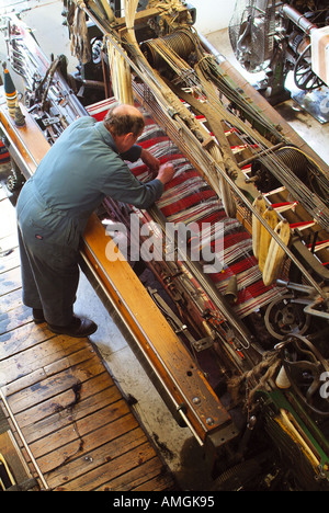Worker Drefach Woolen Museum Llandysul Mid Wales Stock Photo - Alamy