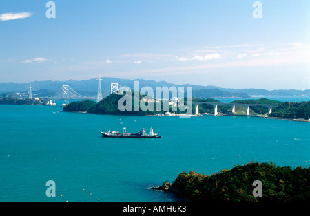 Japan, Shikoku, Naruto, Inlandsee mit Naruto-Brücke Stock Photo - Alamy