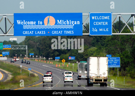 Welcome to Michigan sign on Interstate 94 freeway leaving Indiana Stock ...